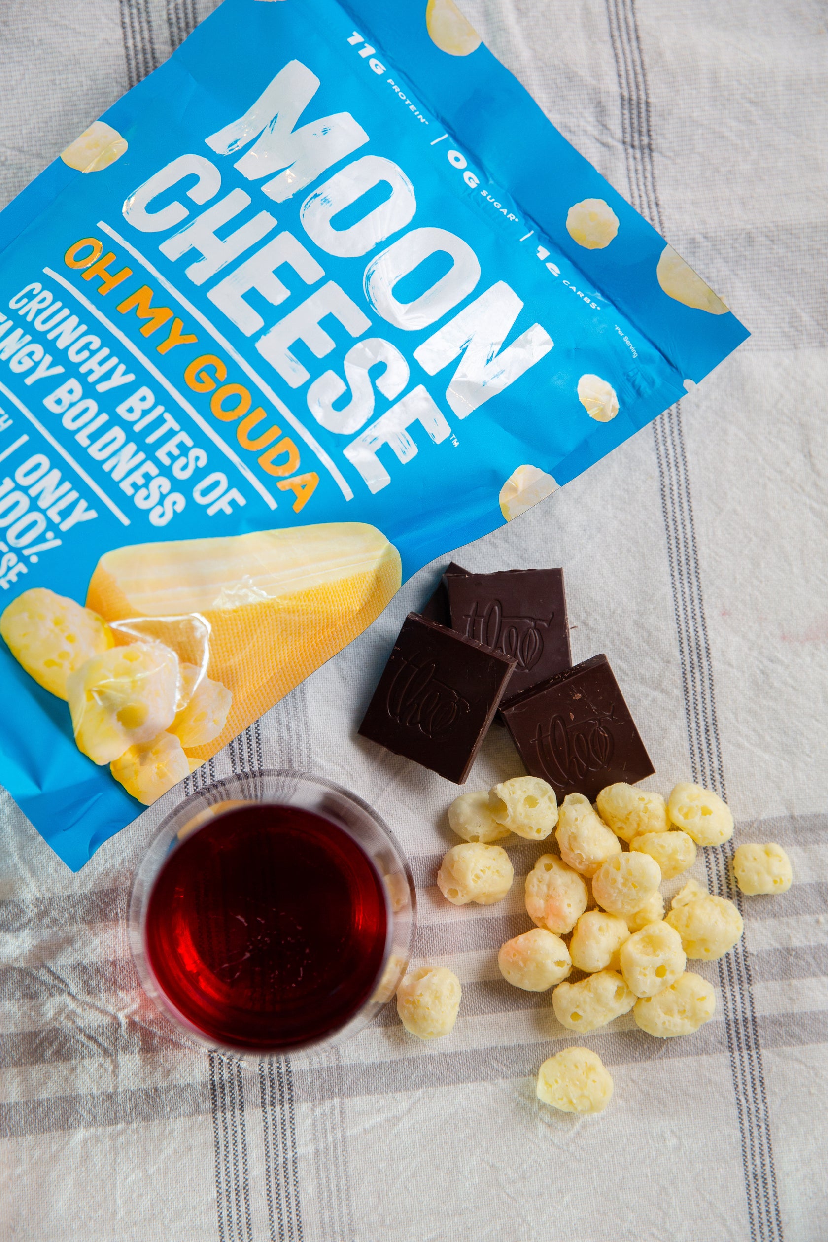Oh My Gouda Large | Gouda Cheese Snack | Moon Cheese